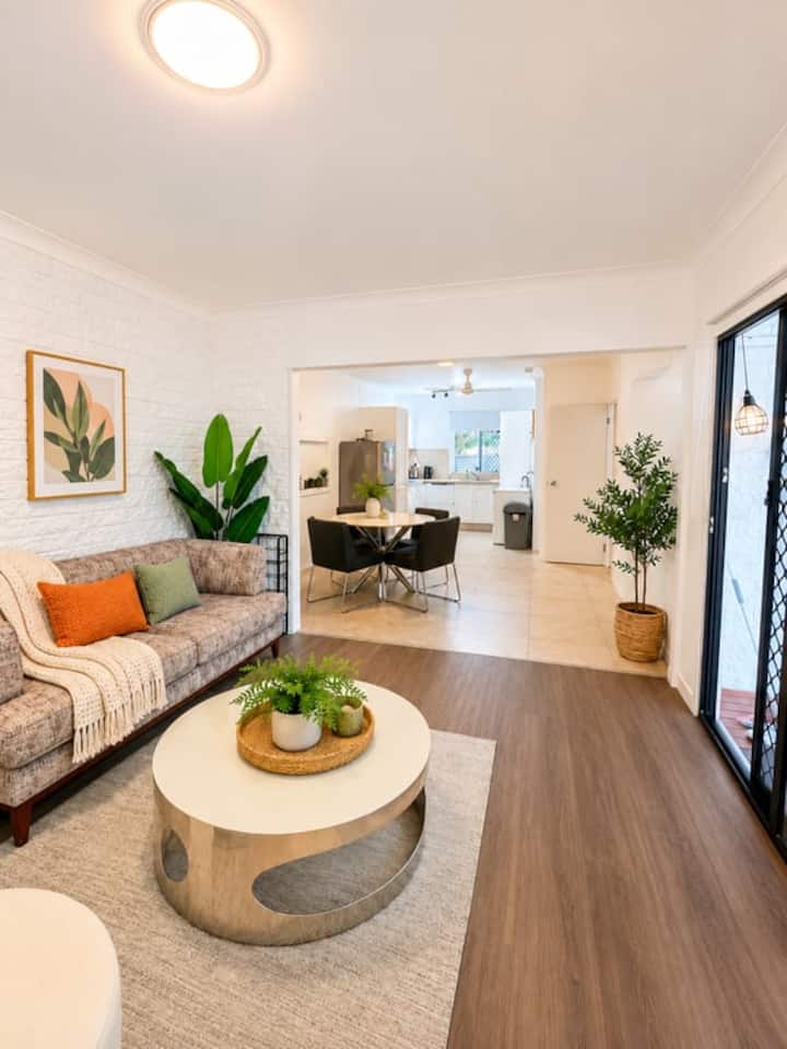 Renovated 2br Unit | Relaxing Stay Near Waterfront - Paradise Country, Oxenford