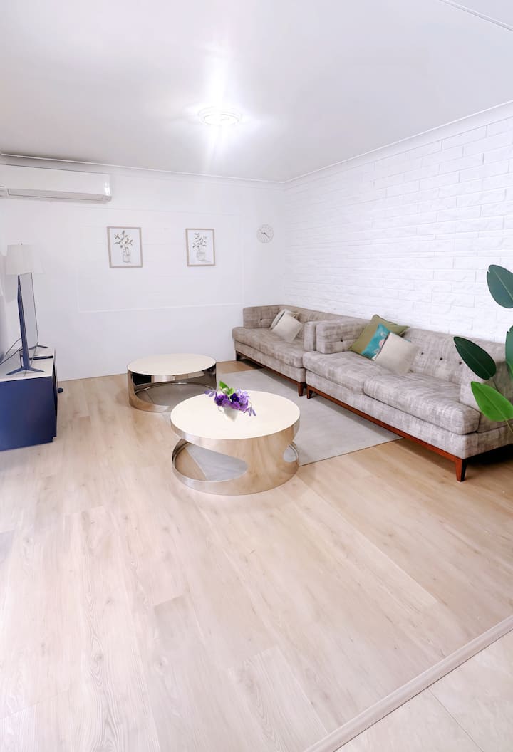 Chic Mordern Renovated Getaway-2b1b - Gold Coast