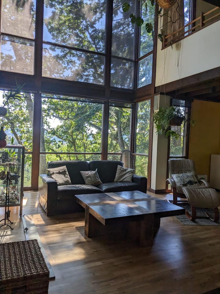 Unique Tree House With View - Eugene, OR