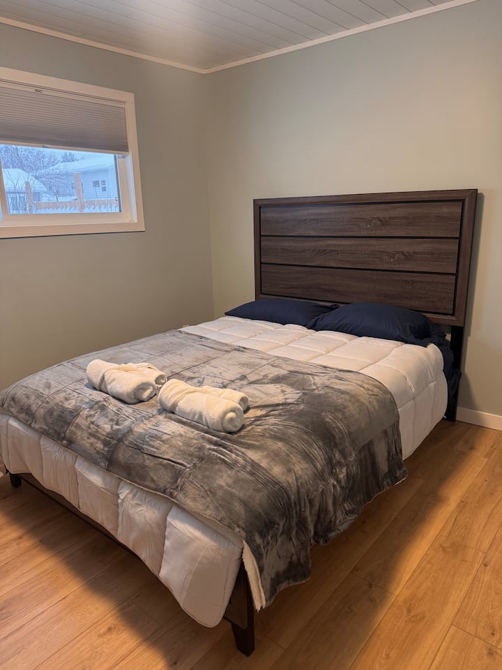 Northern Lights Tours Guesthouse - Great Slave Lake