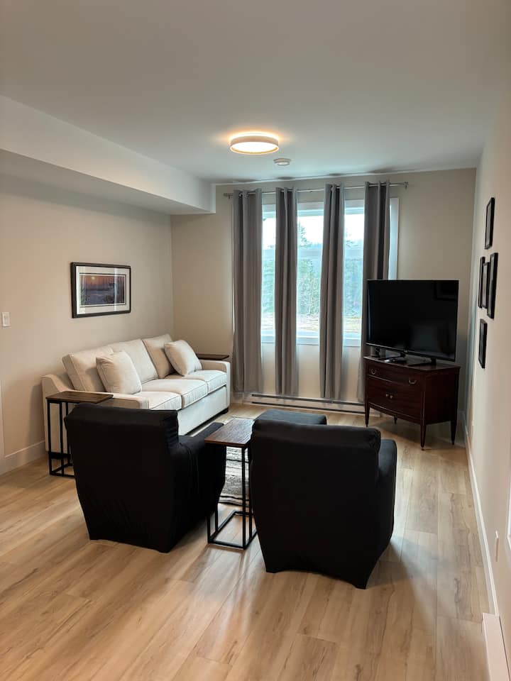 Cowichan Comfort, Suite In Quiet New Home - Lake Cowichan