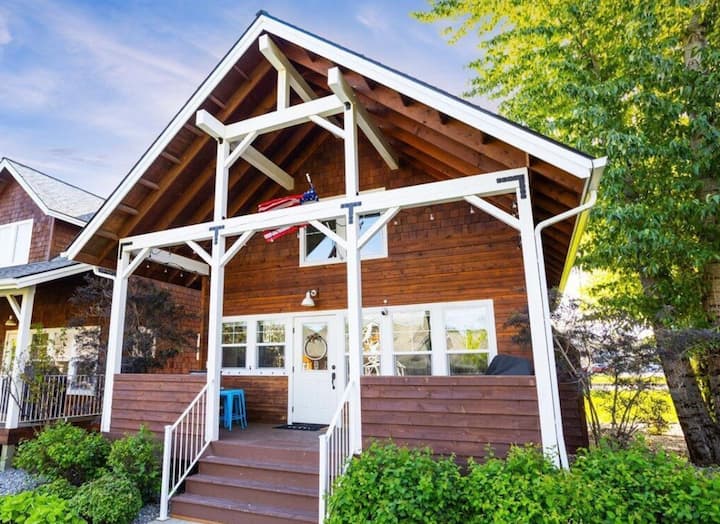 Dover Bay Farmhouse - Round Lake State Park, Sagle