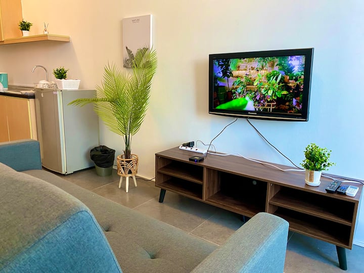 Pj Simplicity Suites 5pax 1u Mrt Freewifi Tvbox - Petaling Jaya