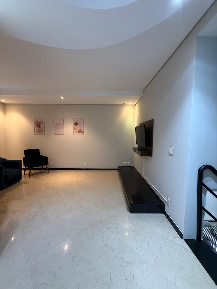 Casa Ampla Em Frente Shopping -Ar Condic E Piscina - Americana