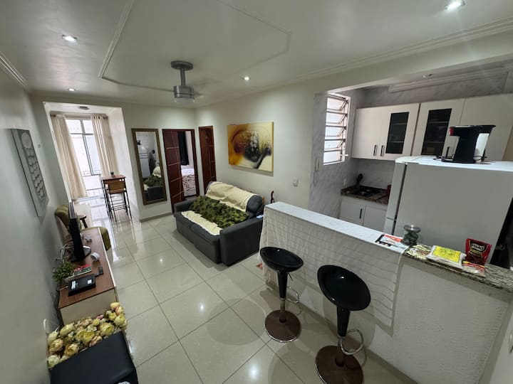 Apto  Completo Bem Localizado Em Copacabana - Rio de Janeiro