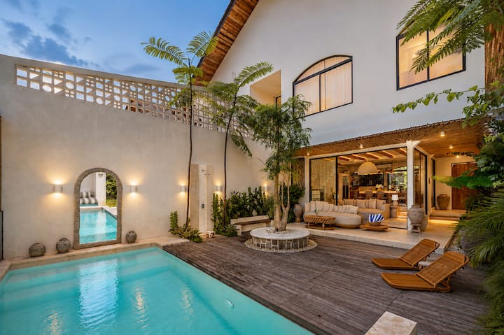 Villa Oasis Next To Seminyak And Canggu - Seminyak
