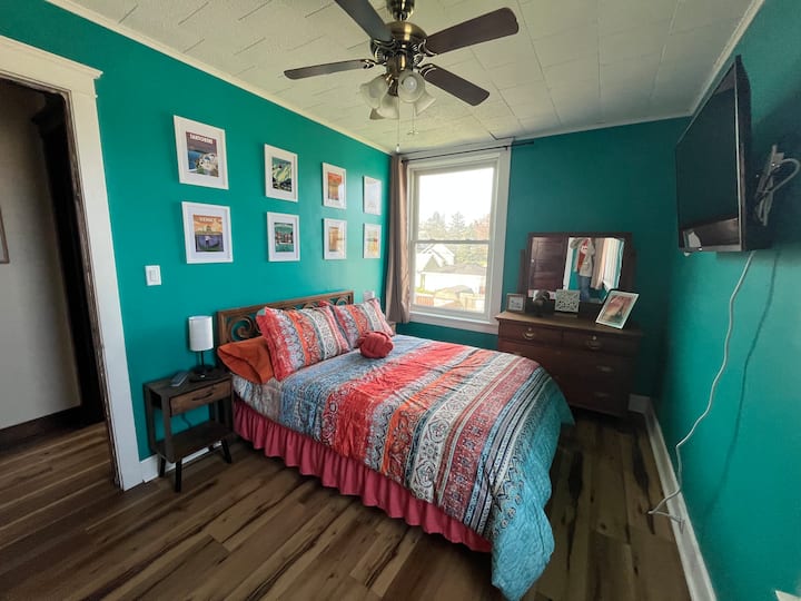 3 Bdr, 1 Bth, 6/8 Guests Whl Apt. No Smoking - Grant Park, IL