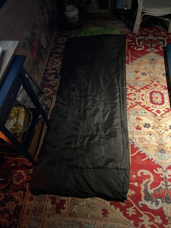 用睡袋打地鋪 共用房間 - 板橋區