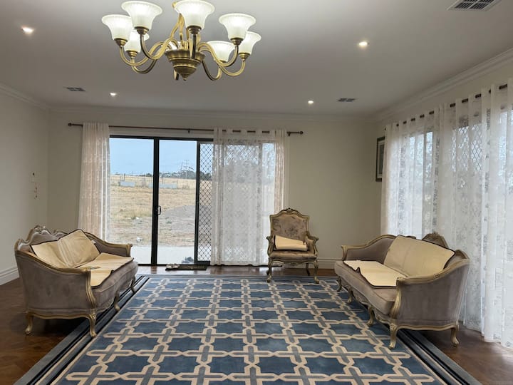 澳洲特色农庄里的新房 - Diggers Rest