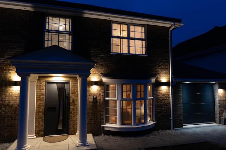 Newly Renovated House - Canterbury