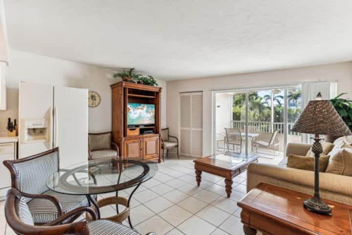 1/1 With Private Beach Access! 202 - Marco Island, FL