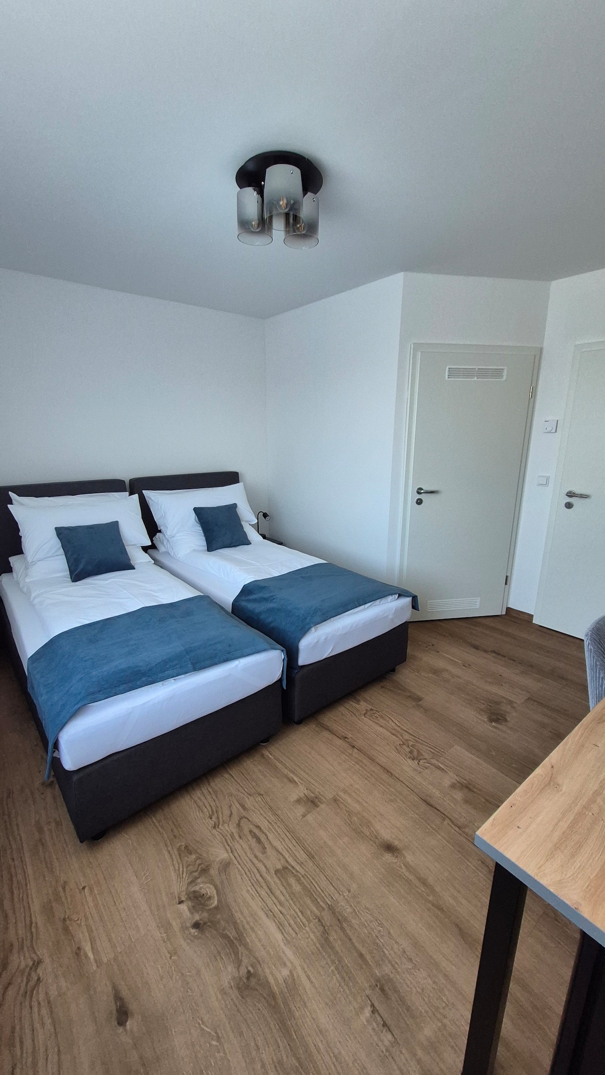 Double/twin room with bathroom. - Apartments for Rent in Reutlingen ...