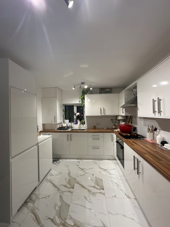 Double Bedroom & Bed - Birmingham