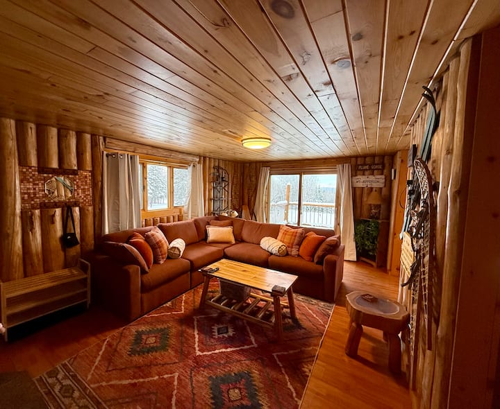 Cozy Vertical Log Cabin - Mountain View’s & Sauna! - Ferris Wheel, Jefferson