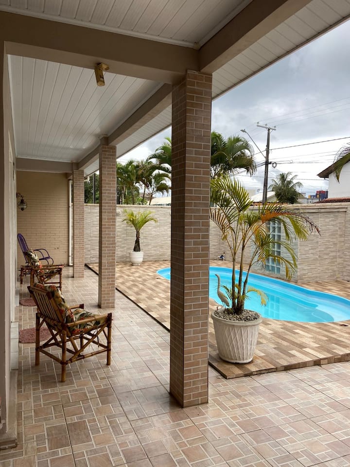 Casa Aconchegante Com Piscina. - Matinhos