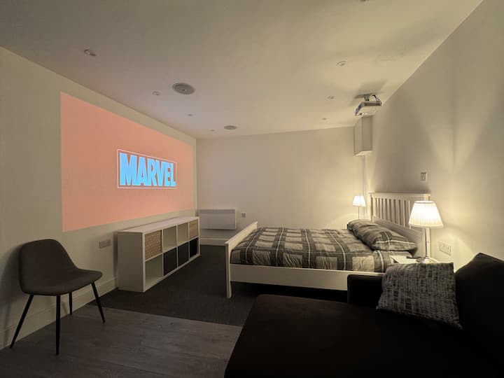 Private Cinema Studio Apartment - Basildon