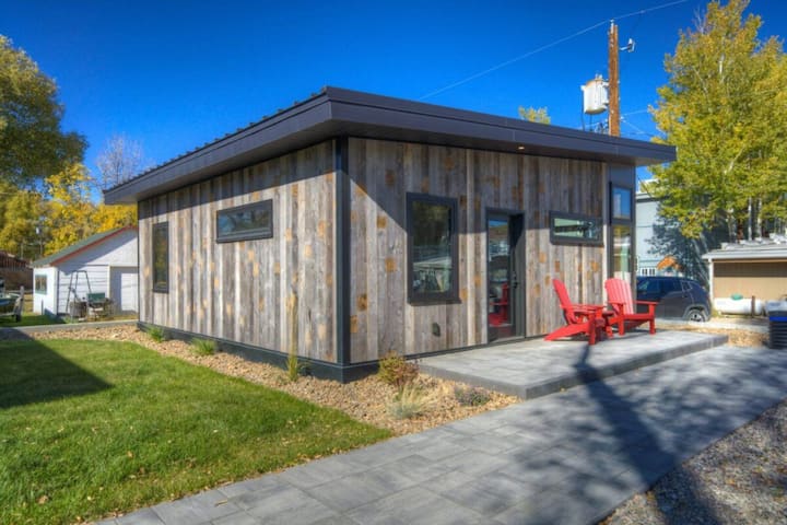 Wingate Cabins - Ennis, MT