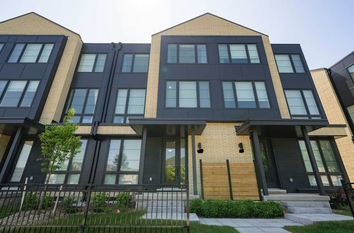 Executive Townhouse Burlington - Burlington