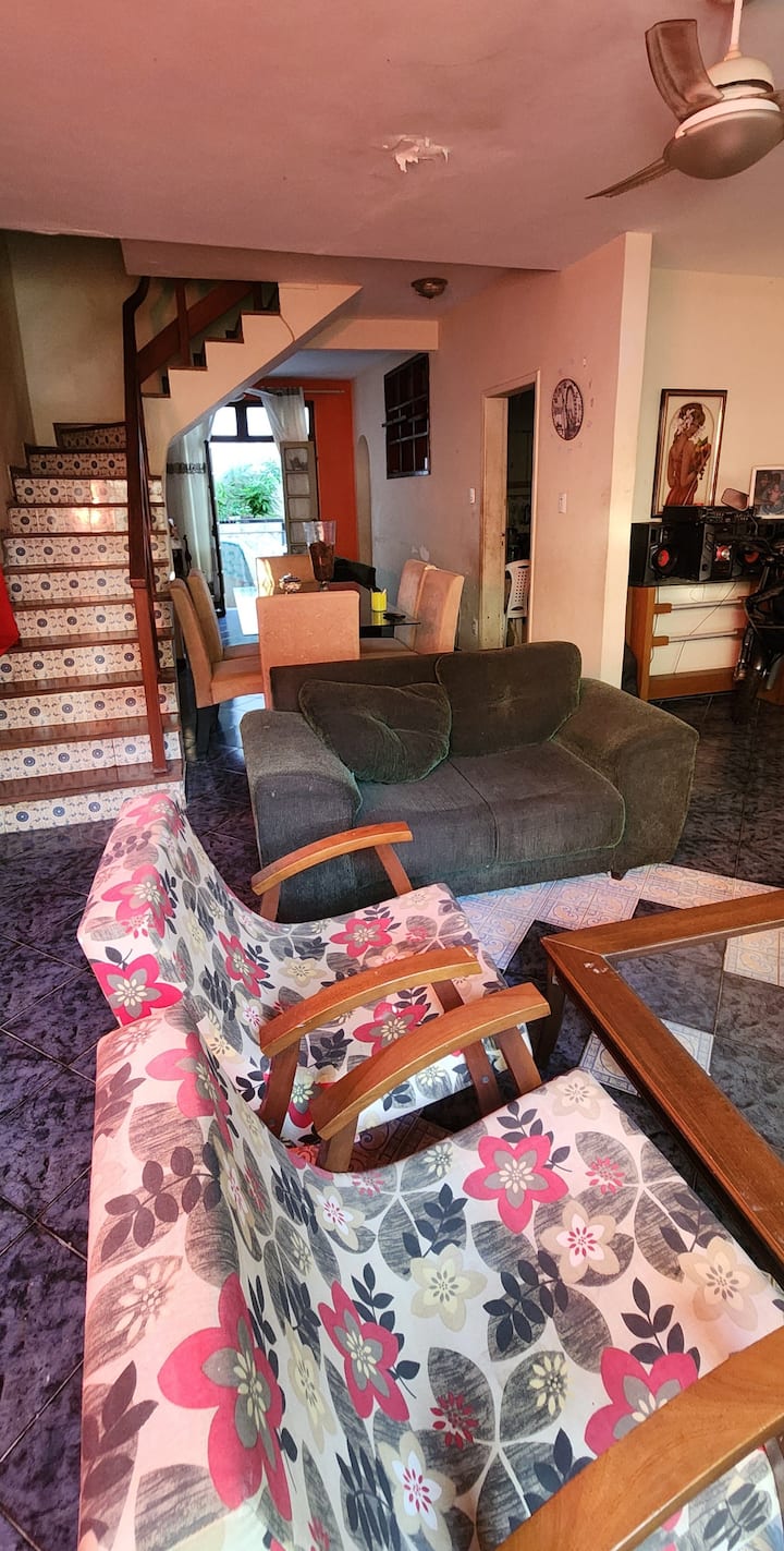 Casa Triplex, 50 Metros Da Praia De Itapuã. - Salvador