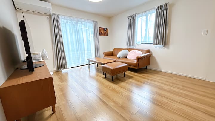 築浅/那覇空港まで車で15分/無料駐車場/最大収容８名可能 - Naha