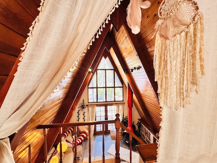Little Blue Triangle | Charming A-frame | King Bed - Mount Baldy, CA