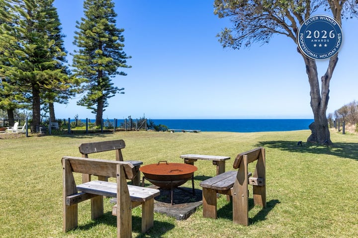 The Castle - Pet Friendly - Absolute Beachfront - South Coast