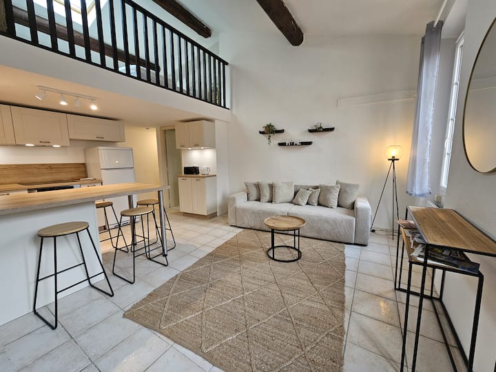 Cosy Loft On Rue Des Templiers | Castle View - Grimaud