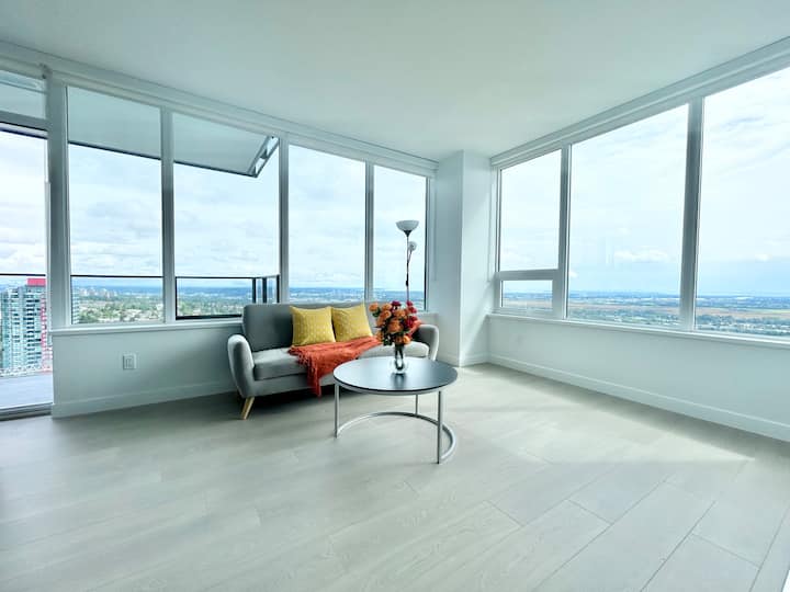 Rare Scenic 3br&2bt Freeparking Close To Mall - Burnaby