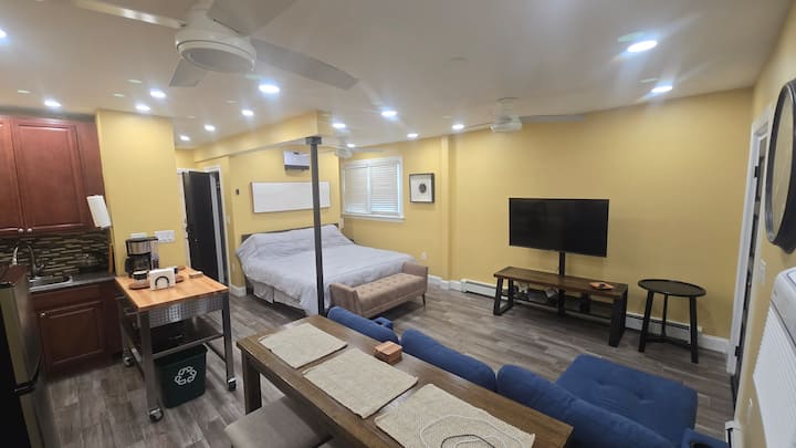 #2. Cozy Private Studio W King Bed, Bidet, Laundry - New York City