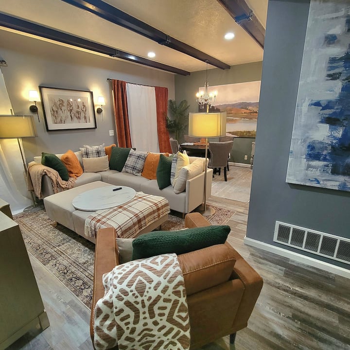 Fully Renovated Owner’s Suite, Cozy & Awaits You! - Council Bluffs, IA