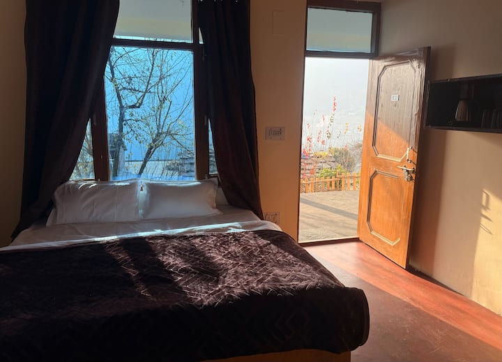 Auraibasic Room|kitchenimanali - Manali