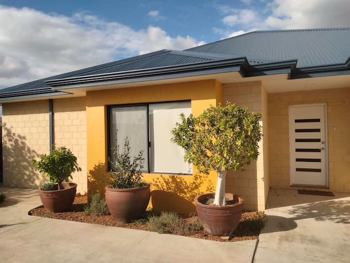 2 Bedroom House On The Hill - Donnybrook