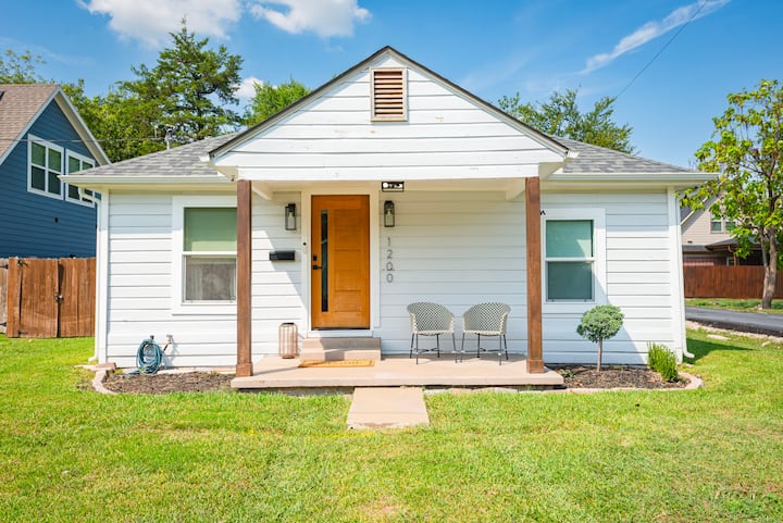 The Cowboy Cottage | Walk To Downtown Mckinney - McKinney, TX