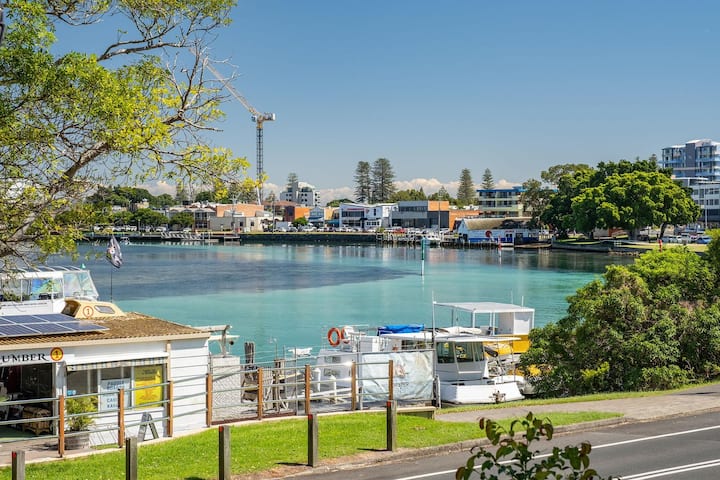 Lakeside Dreaming Wifi Netflix - Forster