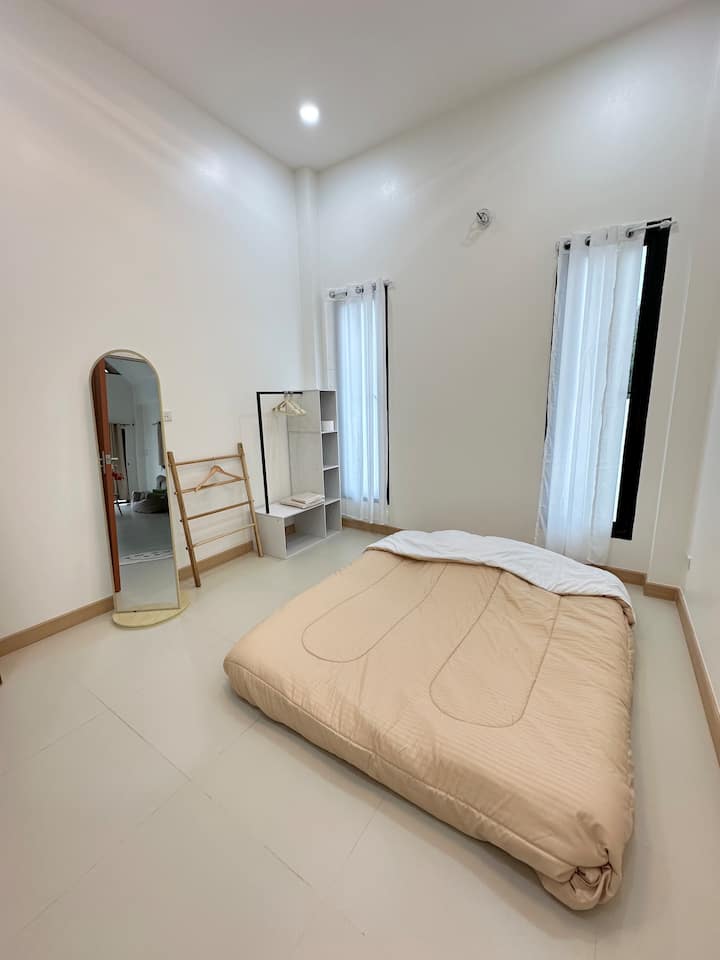 A2private Room, Shared Bathroom - Lampang
