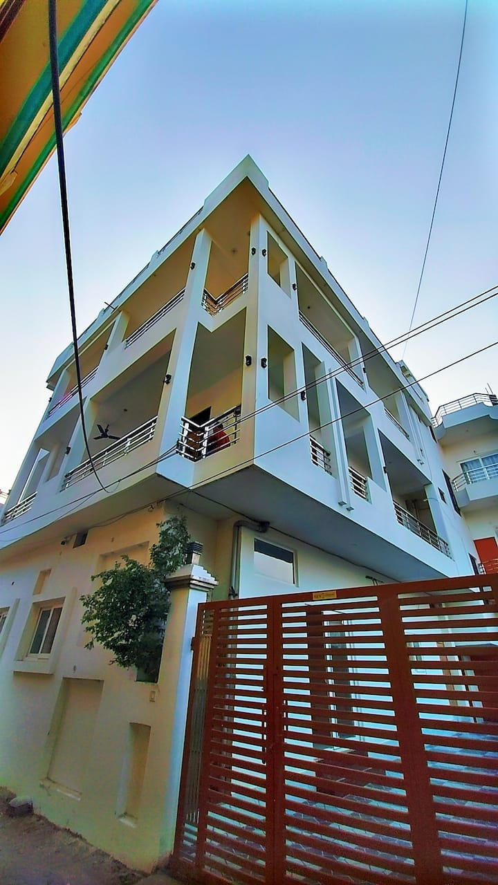 3 Bhk At Ground Floor At Kanti Villa - Varanasi