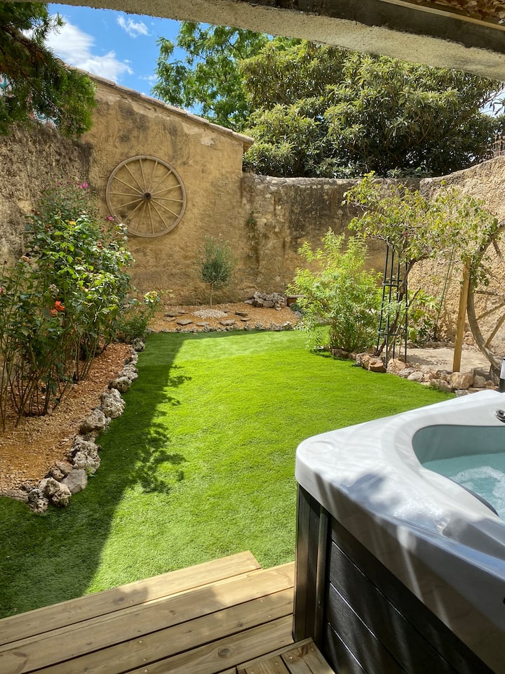 Maison De Village Entièrement Rénovée Avec Spa - Pont-Saint-Esprit