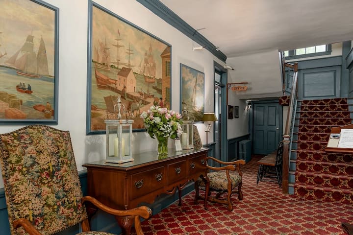 Robert Morris Inn: Colonial Room #19 - Easton, MD