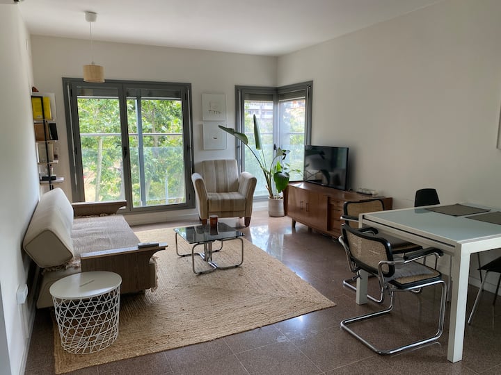 Cozy Apartment In Sant Andreu - Santa Coloma de Gramenet
