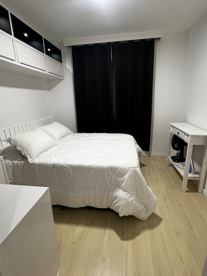 Apto Mobiliado Em Camboriú, A 10 Minutos Da Praia. - Itapema