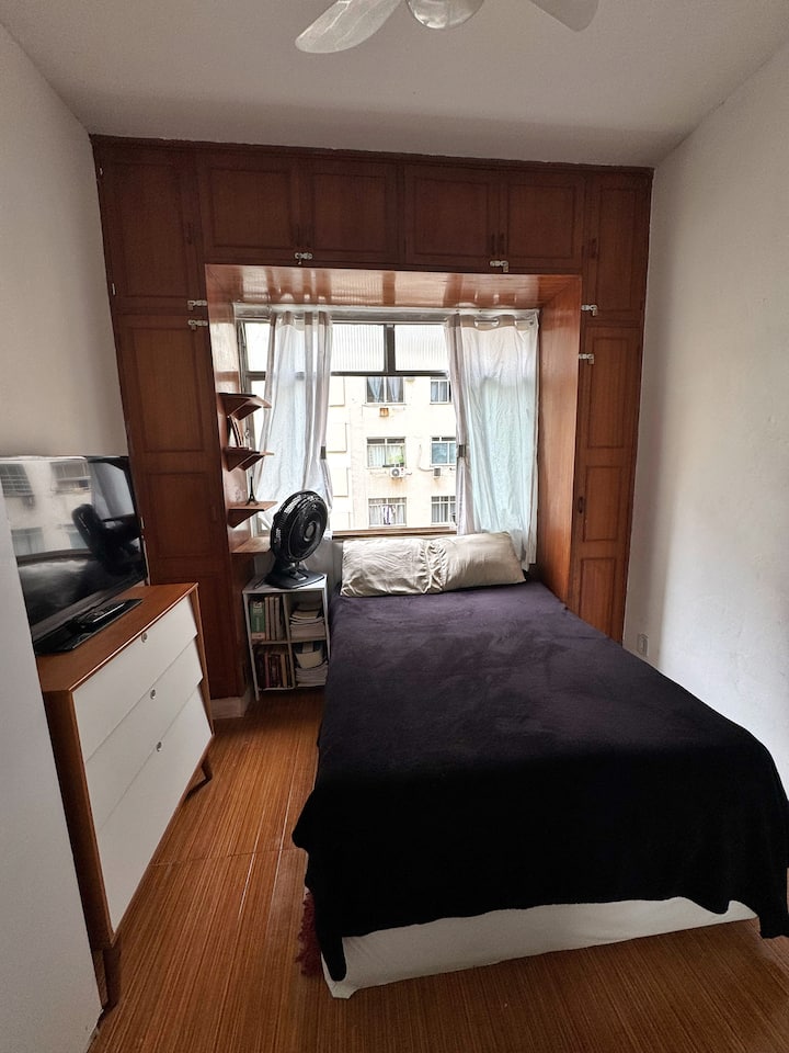 Nada Luxuoso,mas Na Praia De Copacabana, Sem Taxa* - Rio de Janeiro