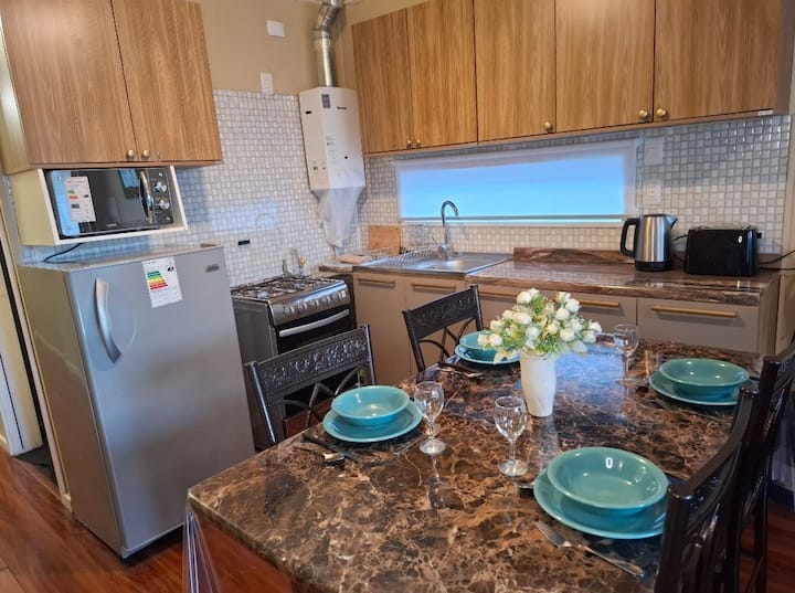 Casa En Barrio Residencial / Estacionamiento - Punta Arenas