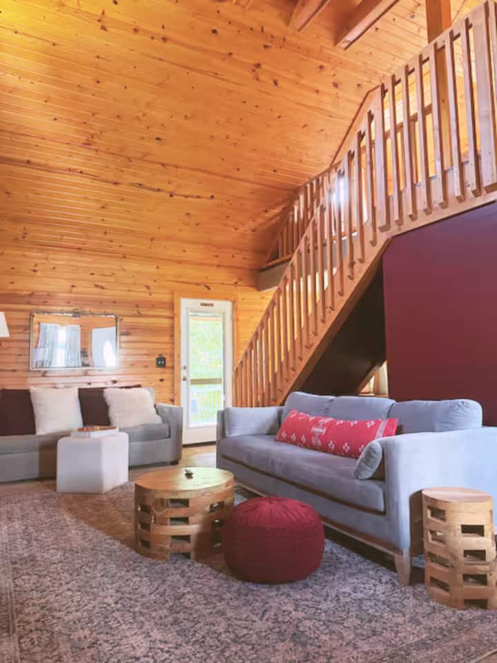 Harmony Hideaway: Cabin In Corning - Ohio