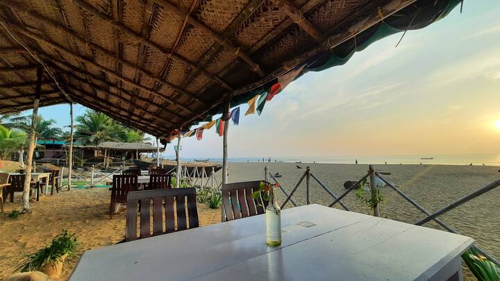 Turtle's Studio Room - Green (Beach Front) - Gokarna