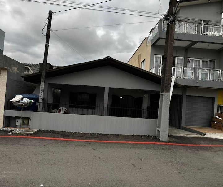 Residência Central Em Matinhos - Matinhos