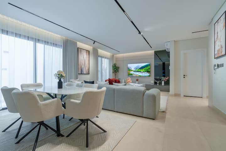 Spacious 2br Apt W/ Huge Living Room & Self Entry - Riyad