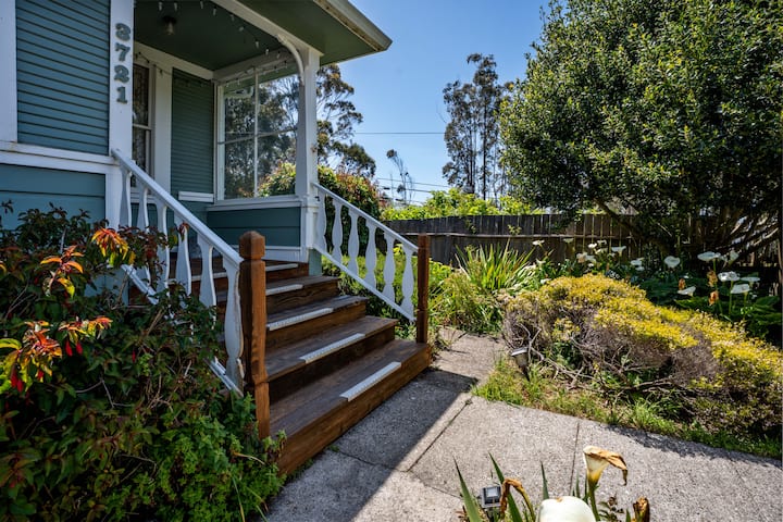 Albion Ocean House - Navarro River Redwoods State Park, Elk