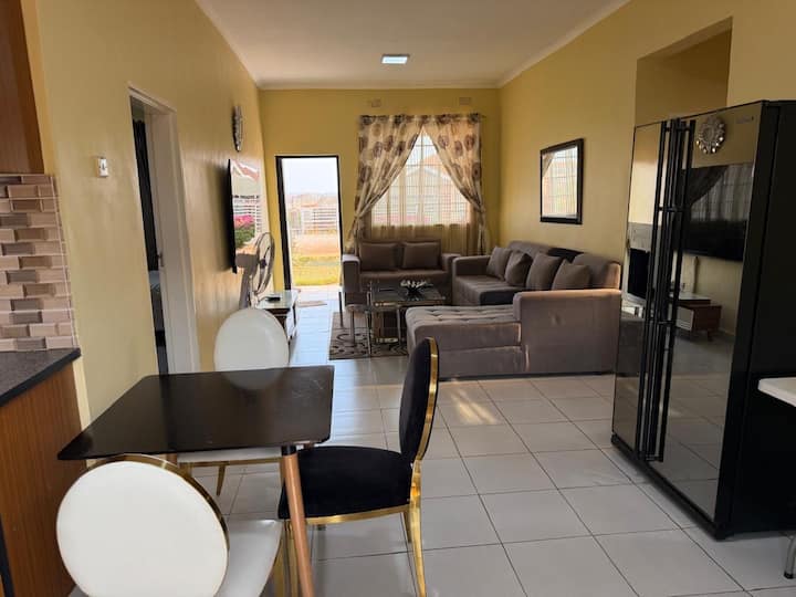 Peaceful Elegant Home For Way Less! - Malawi