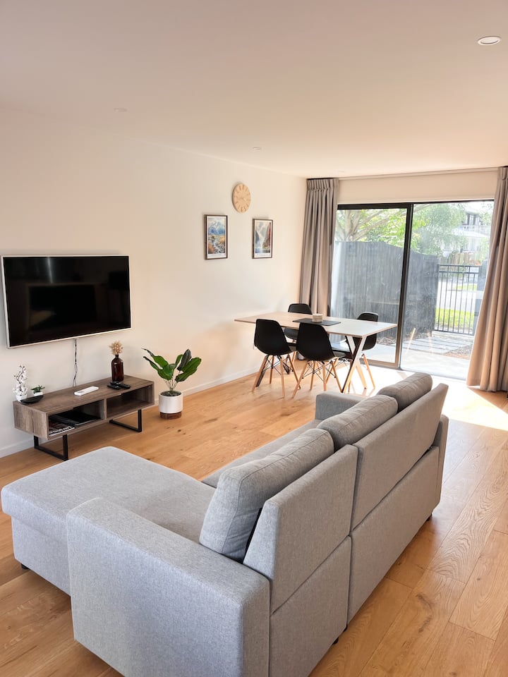 Brand New 2 Bed Near Cbd With Parking - Christchurch