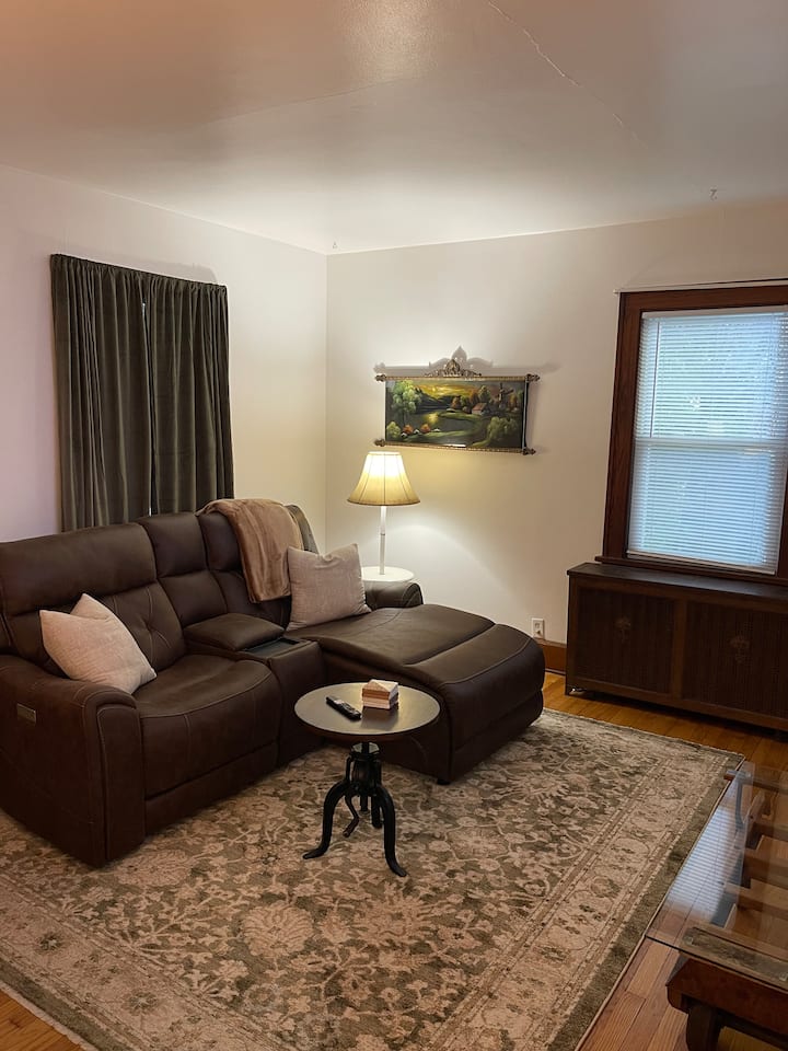 Charming Flat Near Lake Michigan - Racine, WI
